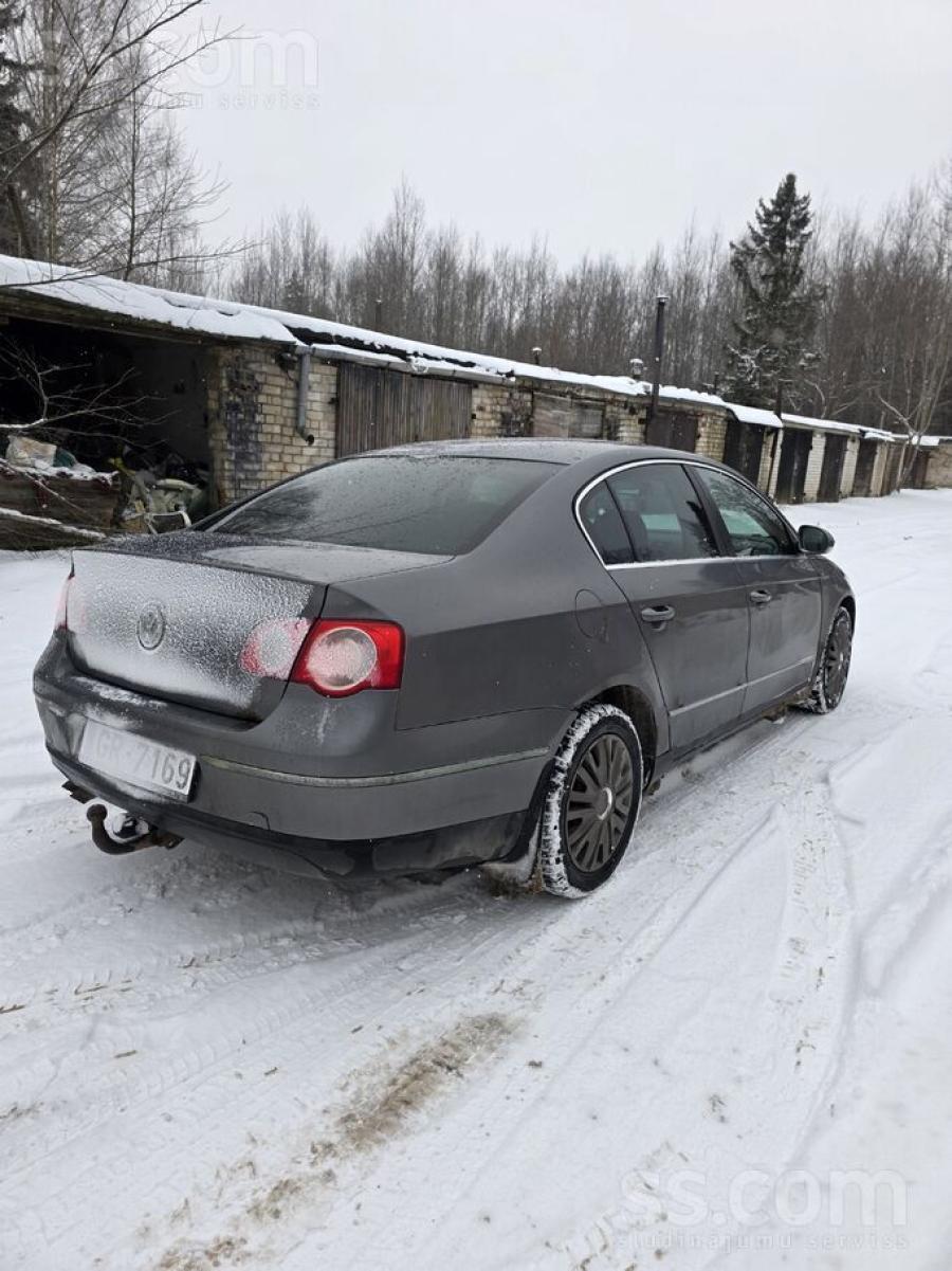 Pelēks Volkswagen Passat B6 2007 Valka, ar dzinēja tilpumu 1.90 L un nobraukumu 440 tūkst. km par 1300 €, foto 4 vietnē AUTOMOTO.COM.LV