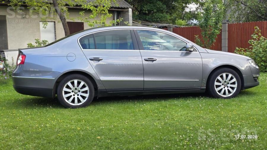 Grey Volkswagen Passat B6 2007 in Riga, with an engine capacity of 2.00 L and mileage of 206 thousand km for 850 €, photo 8 on AUTOMOTO.COM.LV