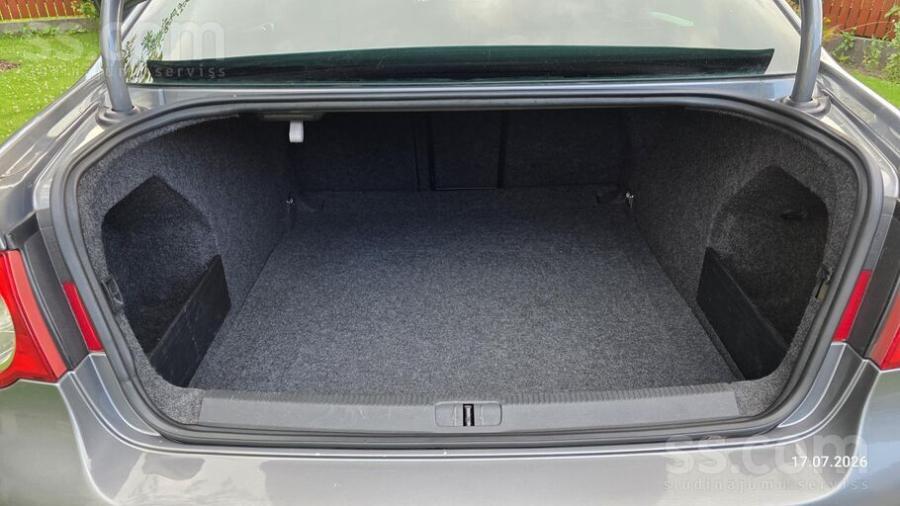 Grey Volkswagen Passat B6 2007 in Riga, with an engine capacity of 2.00 L and mileage of 206 thousand km for 850 €, photo 16 on AUTOMOTO.COM.LV