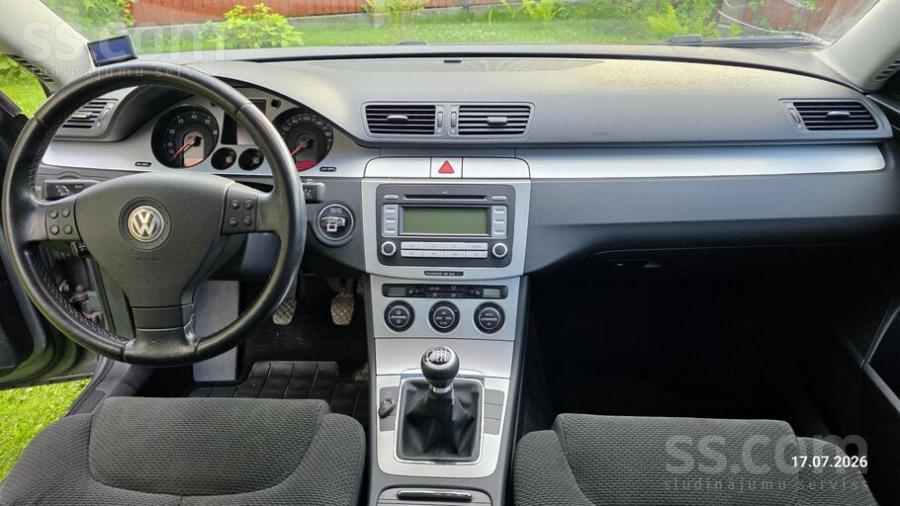 Grey Volkswagen Passat B6 2007 in Riga, with an engine capacity of 2.00 L and mileage of 206 thousand km for 850 €, photo 19 on AUTOMOTO.COM.LV