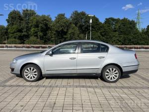 Grey Volkswagen Passat B6 2007 in Riga, with an engine capacity of 1.60 L and mileage of 150 thousand km for 1390 €, photo 3 on AUTOMOTO.COM.LV
