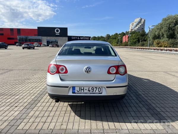 Pelēks Volkswagen Passat B6 2007 Rīga, ar dzinēja tilpumu 1.60 L un nobraukumu 150 tūkst. km par 1990 €, foto 4 vietnē AUTOMOTO.COM.LV