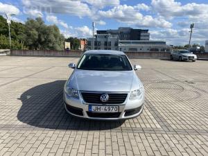Grey Volkswagen Passat B6 2007 in Riga, with an engine capacity of 1.60 L and mileage of 150 thousand km for 1390 €, photo 9 on AUTOMOTO.COM.LV