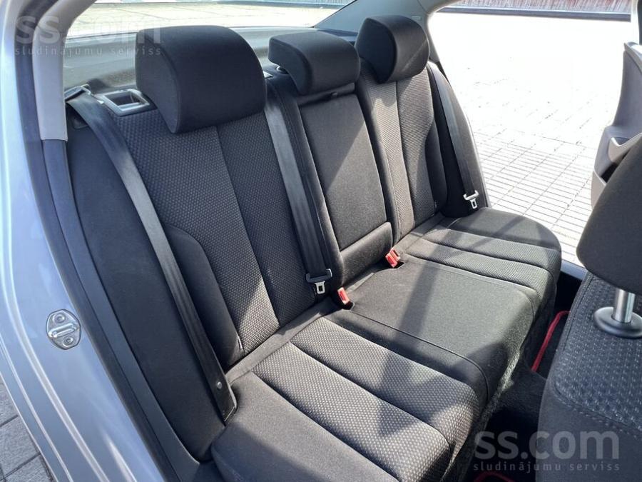 Grey Volkswagen Passat B6 2007 in Riga, with an engine capacity of 1.60 L and mileage of 150 thousand km for 1390 €, photo 12 on AUTOMOTO.COM.LV