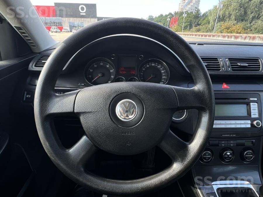 Grey Volkswagen Passat B6 2007 in Riga, with an engine capacity of 1.60 L and mileage of 150 thousand km for 1390 €, photo 14 on AUTOMOTO.COM.LV