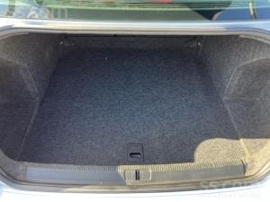 Grey Volkswagen Passat B6 2007 in Riga, with an engine capacity of 1.60 L and mileage of 150 thousand km for 1390 €, photo 17 on AUTOMOTO.COM.LV