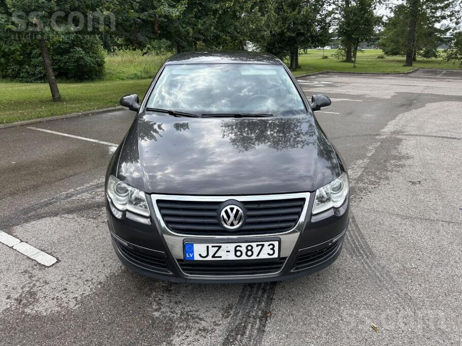 Grey Volkswagen Passat B6 2007 in Liepaja, with an engine capacity of 2.00 L and mileage of 230 thousand km for 1450 €, photo 4 on AUTOMOTO.COM.LV