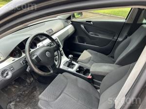 Grey Volkswagen Passat B6 2007 in Liepaja, with an engine capacity of 2.00 L and mileage of 230 thousand km for 1450 €, photo 7 on AUTOMOTO.COM.LV