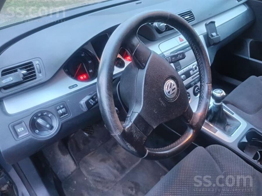 Серый Фольксваген Пассат Б6 2007 в Мадона, объемом двигателя 1.90 л и пробегом 303 тыс. км за 2000 €, фото 7 на AUTOMOTO.COM.LV