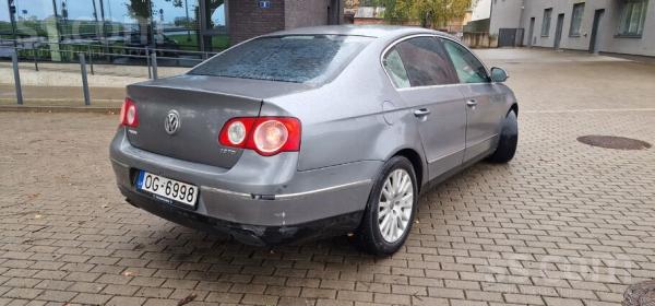 Pelēks Volkswagen Passat B6 2007 Daugavpils, ar dzinēja tilpumu 2.00 L un nobraukumu 470 tūkst. km par 500 €, foto 3 vietnē AUTOMOTO.COM.LV
