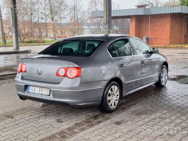Pelēks Volkswagen Passat B6 2008 Ventspils, ar dzinēja tilpumu 2.00 L un nobraukumu 431 tūkst. km par 730 €, foto 4 vietnē AUTOMOTO.COM.LV