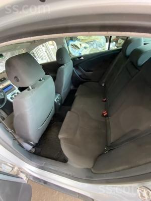 Grey Volkswagen Passat B6 2008 in Madona, with an engine capacity of 2.00 L and mileage of 0 thousand km for 1400 €, photo 10 on AUTOMOTO.COM.LV
