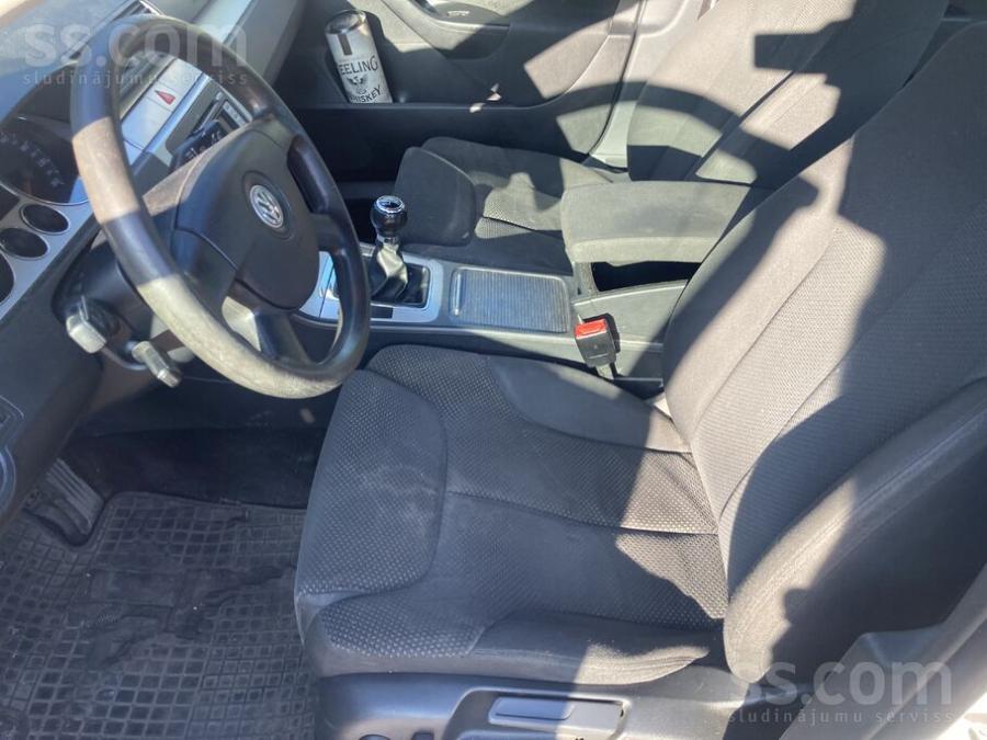 Pelēks Volkswagen Passat B6 2008 Ventspils, ar dzinēja tilpumu 2.00 L un nobraukumu 290 tūkst. km par 1050 €, foto 9 vietnē AUTOMOTO.COM.LV