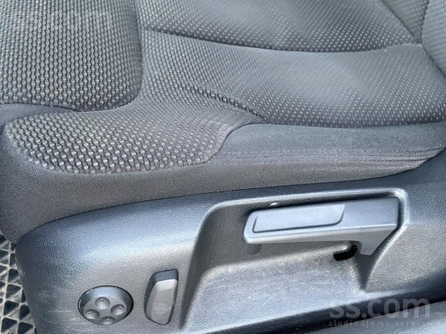 Pelēks Volkswagen Passat B6 2008 Rīga, ar dzinēja tilpumu 2.00 L un nobraukumu 240 tūkst. km par 2400 €, foto 6 vietnē AUTOMOTO.COM.LV