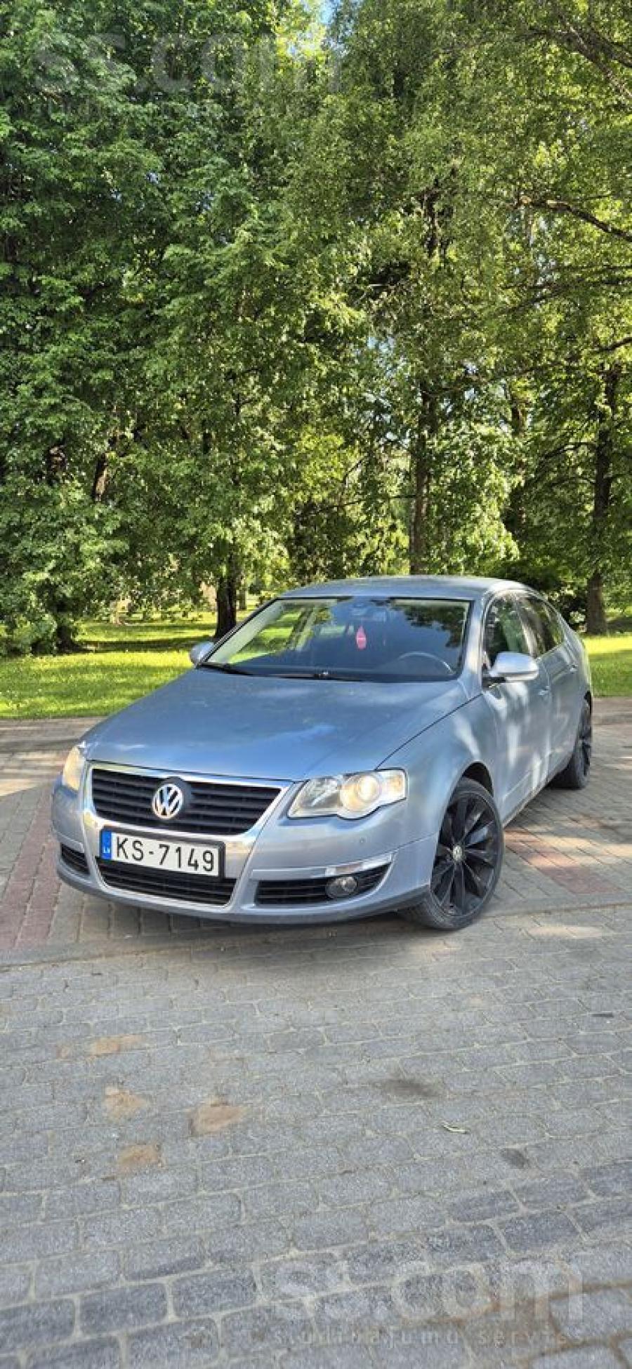 Grey Volkswagen Passat B6 2010 in Rezekne, with an engine capacity of 2.00 L and mileage of 240 thousand km for 1650 €, photo 3 on AUTOMOTO.COM.LV
