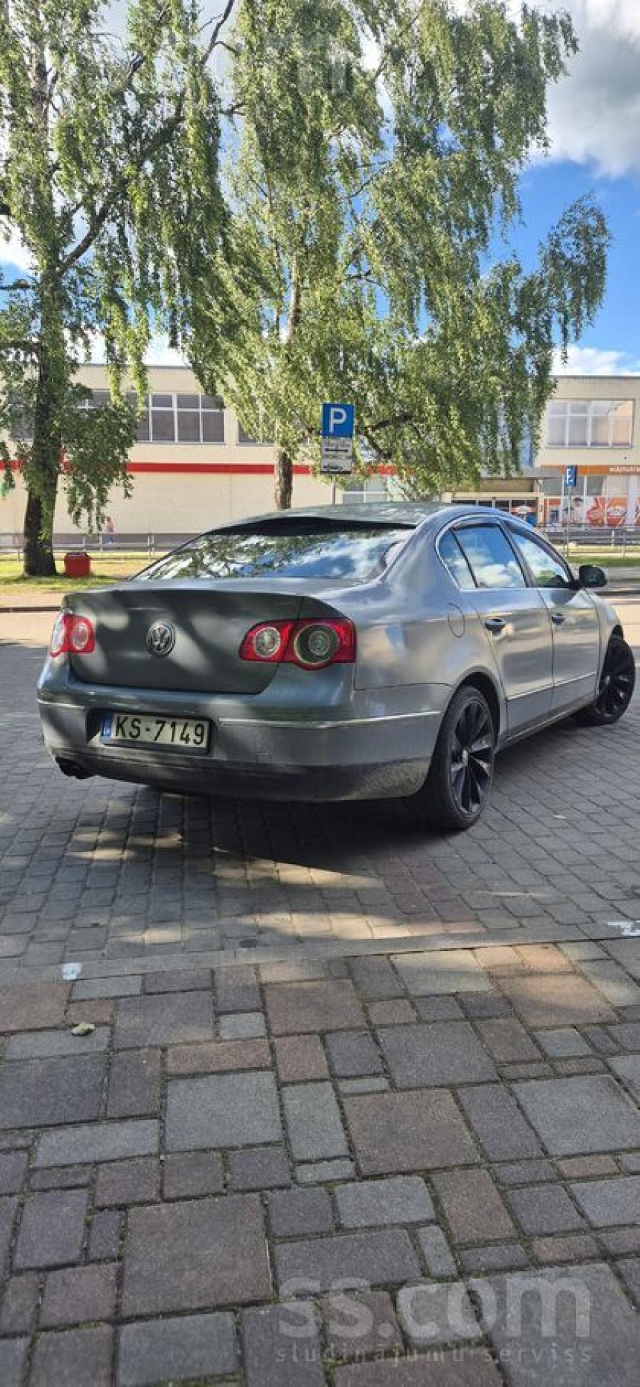 Grey Volkswagen Passat B6 2010 in Rezekne, with an engine capacity of 2.00 L and mileage of 240 thousand km for 1650 €, photo 6 on AUTOMOTO.COM.LV