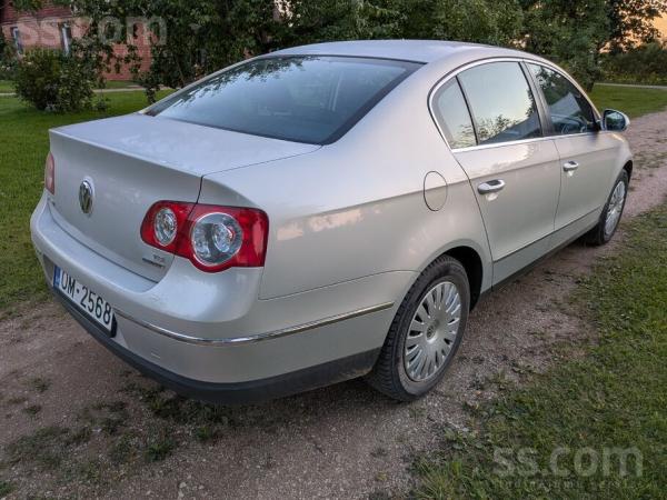 Grey Volkswagen Passat B6 2010 in Valmiera, with an engine capacity of 1.40 L and mileage of 218 thousand km for 2400 €, photo 7 on AUTOMOTO.COM.LV