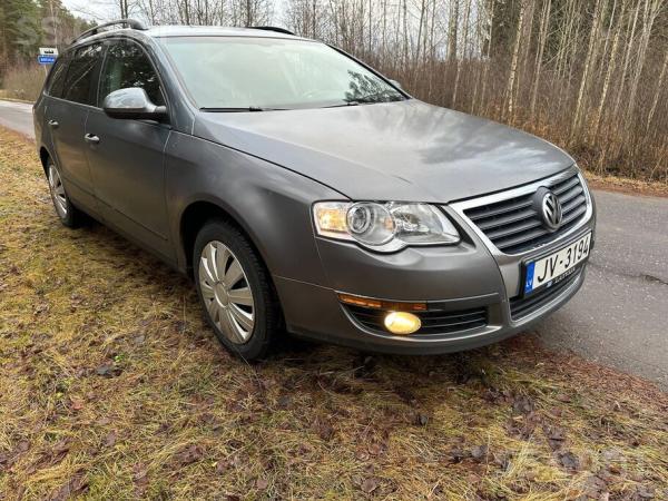 Grey Volkswagen Passat B6 2005 in Riga, with an engine capacity of 1.90 L and mileage of 496 thousand km for 1390 €, photo 3 on AUTOMOTO.COM.LV