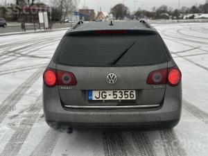 Pelēks Volkswagen Passat B6 2005 Rēzekne, ar dzinēja tilpumu 2.00 L un nobraukumu 302 tūkst. km par 1900 €, foto 5 vietnē AUTOMOTO.COM.LV