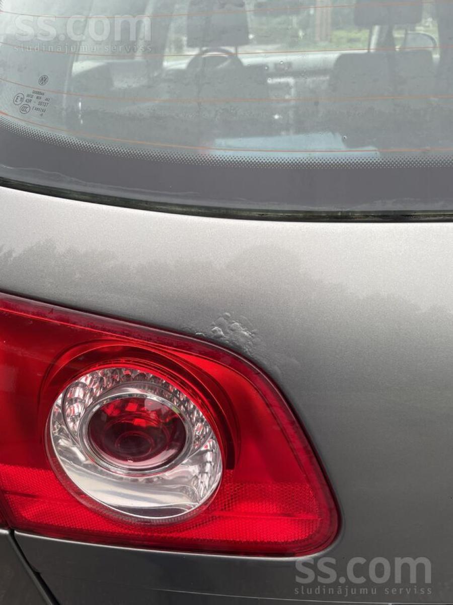 Pelēks Volkswagen Passat B6 2005 Rīga, ar dzinēja tilpumu 2.00 L un nobraukumu 265 tūkst. km par 1800 €, foto 9 vietnē AUTOMOTO.COM.LV