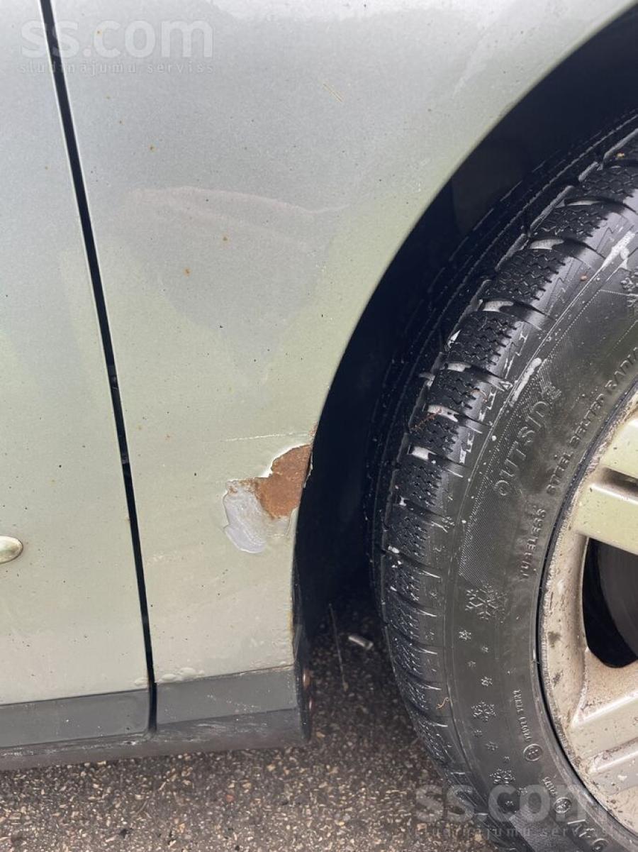 Pelēks Volkswagen Passat B6 2005 Rīga, ar dzinēja tilpumu 2.00 L un nobraukumu 265 tūkst. km par 1800 €, foto 13 vietnē AUTOMOTO.COM.LV