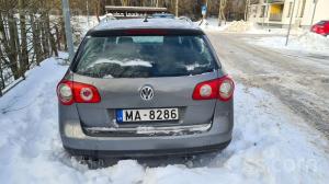 Pelēks Volkswagen Passat B6 2005 Tukums, ar dzinēja tilpumu 2.00 L un nobraukumu 227 tūkst. km par 950 €, foto  vietnē AUTOMOTO.COM.LV