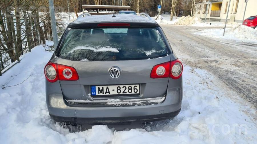 Grey Volkswagen Passat B6 2005 in Tukums, with an engine capacity of 2.00 L and mileage of 227 thousand km for 950 €, photo 1 on AUTOMOTO.COM.LV
