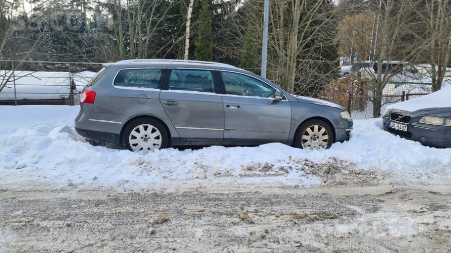 Grey Volkswagen Passat B6 2005 in Tukums, with an engine capacity of 2.00 L and mileage of 227 thousand km for 950 €, photo 10 on AUTOMOTO.COM.LV