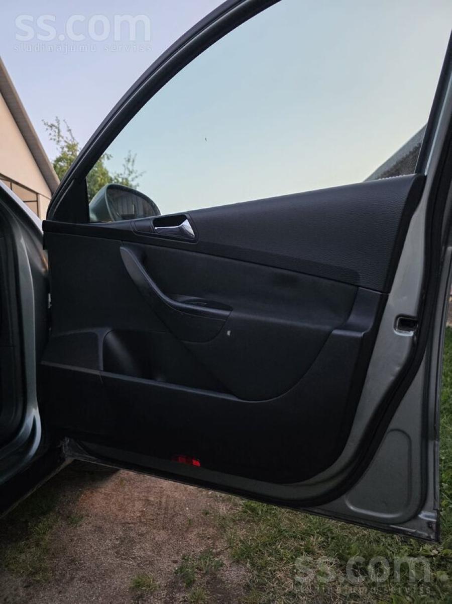 Grey Volkswagen Passat B6 2005 in Rezekne, with an engine capacity of 1.90 L and mileage of 370 thousand km for 1850 €, photo 14 on AUTOMOTO.COM.LV