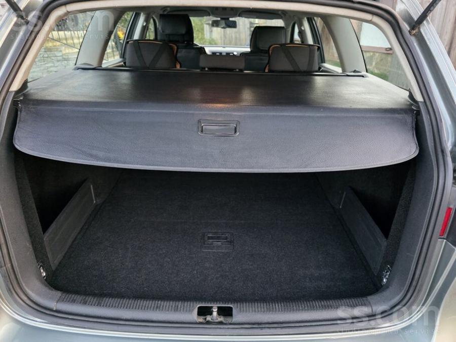 Grey Volkswagen Passat B6 2005 in Rezekne, with an engine capacity of 1.90 L and mileage of 370 thousand km for 1850 €, photo 17 on AUTOMOTO.COM.LV