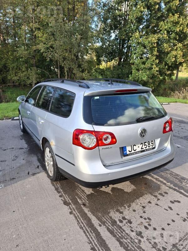 Grey Volkswagen Passat B6 2005 in Bauska, with an engine capacity of 1.90 L and mileage of 419 thousand km for 1450 €, photo 4 on AUTOMOTO.COM.LV