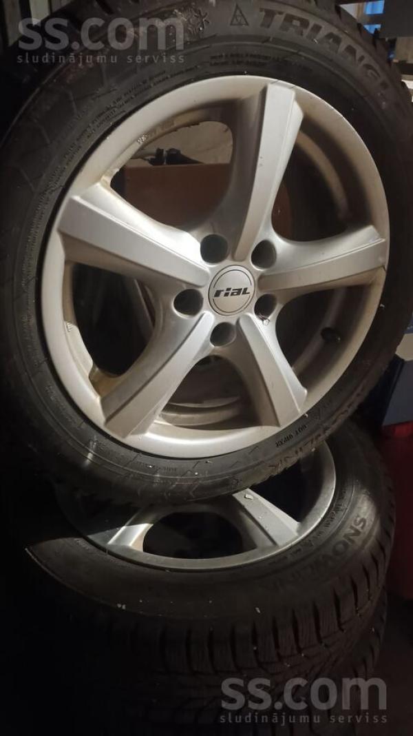 Grey Volkswagen Passat B6 2005 in Cesis, with an engine capacity of 2.00 L and mileage of 333 thousand km for 1500 €, photo 5 on AUTOMOTO.COM.LV
