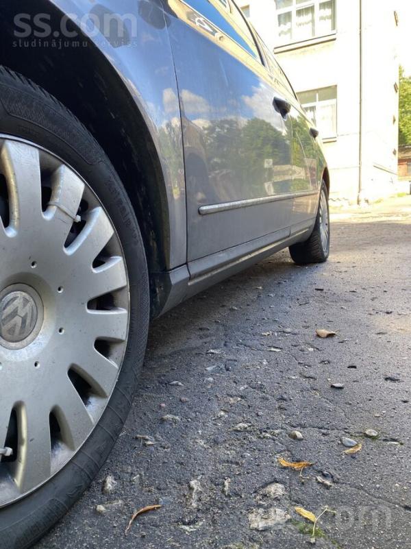 Pelēks Volkswagen Passat B6 2006 Rīga, ar dzinēja tilpumu 2.00 L un nobraukumu 261 tūkst. km par 2550 €, foto 3 vietnē AUTOMOTO.COM.LV