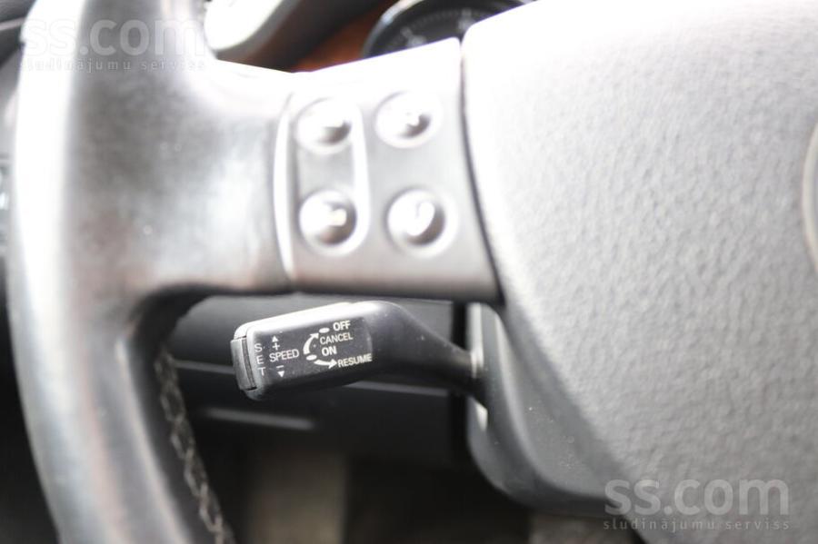 Pelēks Volkswagen Passat B6 2006 Ogre, ar dzinēja tilpumu 2.00 L un nobraukumu 309 tūkst. km par 1650 €, foto 12 vietnē AUTOMOTO.COM.LV