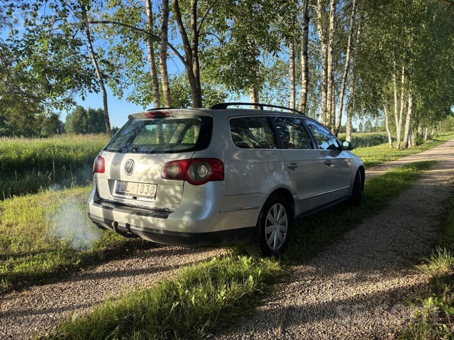 Grey Volkswagen Passat B6 2006 in Riga, with an engine capacity of 2.00 L and mileage of 442 thousand km for 499 €, photo 3 on AUTOMOTO.COM.LV