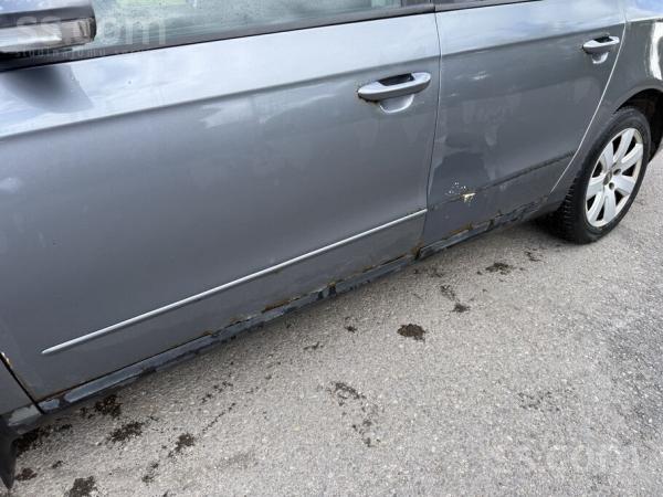 Pelēks Volkswagen Passat B6 2006 Daugavpils, ar dzinēja tilpumu 2.00 L un nobraukumu 332 tūkst. km par 1800 €, foto 7 vietnē AUTOMOTO.COM.LV