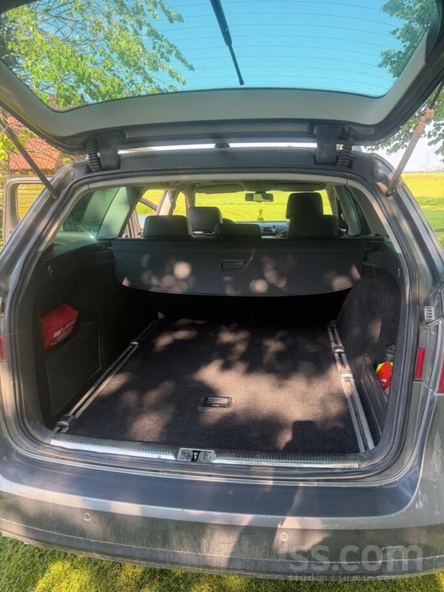 Grey Volkswagen Passat B6 2006 in Liepaja, with an engine capacity of 2.00 L and mileage of 300 thousand km for 1300 €, photo 9 on AUTOMOTO.COM.LV