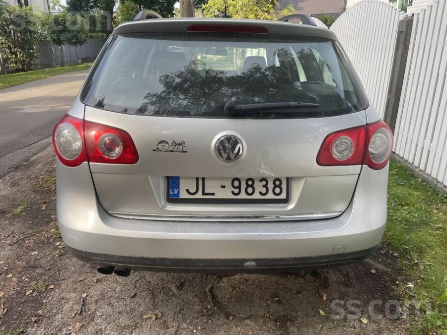 Pelēks Volkswagen Passat B6 2006 Rīga, ar dzinēja tilpumu 2.00 L un nobraukumu 207 tūkst. km par 700 €, foto 4 vietnē AUTOMOTO.COM.LV