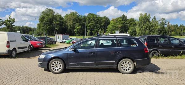 Volkswagen Passat B6 2006 in Valmiera on AUTOMOTO.COM.LV Grey Volkswagen Passat B6 2006 in Valmiera, with an engine capacity of 2.00 L and mileage of 353 thousand km for 1000 €, photo 6 on AUTOMOTO.COM.LV
