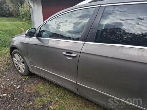 Grey Volkswagen Passat B6 2006 in Liepaja, with an engine capacity of 1.90 L and mileage of 302 thousand km for 1650 €, photo 6 on AUTOMOTO.COM.LV