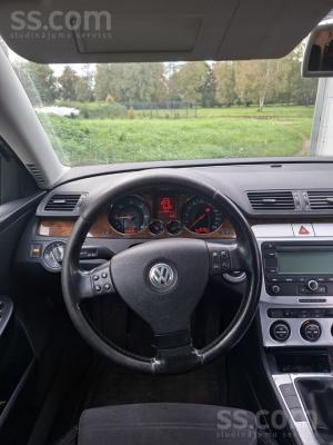 Grey Volkswagen Passat B6 2006 in Liepaja, with an engine capacity of 1.90 L and mileage of 302 thousand km for 1650 €, photo 9 on AUTOMOTO.COM.LV