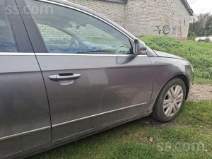 Grey Volkswagen Passat B6 2006 in Liepaja, with an engine capacity of 1.90 L and mileage of 302 thousand km for 1650 €, photo 12 on AUTOMOTO.COM.LV