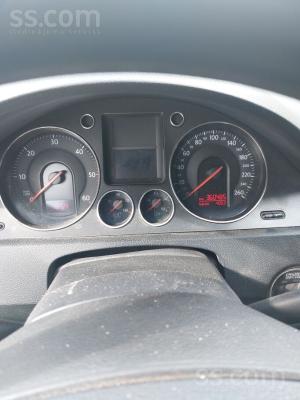 Pelēks Volkswagen Passat B6 2006 Rīga, ar dzinēja tilpumu 2.00 L un nobraukumu 360 tūkst. km par 650 €, foto 6 vietnē AUTOMOTO.COM.LV