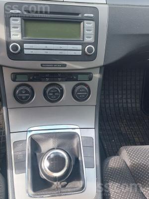 Pelēks Volkswagen Passat B6 2006 Rīga, ar dzinēja tilpumu 2.00 L un nobraukumu 360 tūkst. km par 650 €, foto 7 vietnē AUTOMOTO.COM.LV