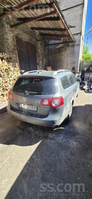 Grey Volkswagen Passat B6 2007 in Riga, with an engine capacity of 3.20 L and mileage of 328 thousand km for 1500 €, photo 8 on AUTOMOTO.COM.LV