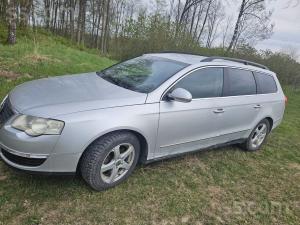 Grey Volkswagen Passat B6 2007 in Saldus, with an engine capacity of 1.90 L and mileage of 326 thousand km for 1500 €, photo 3 on AUTOMOTO.COM.LV