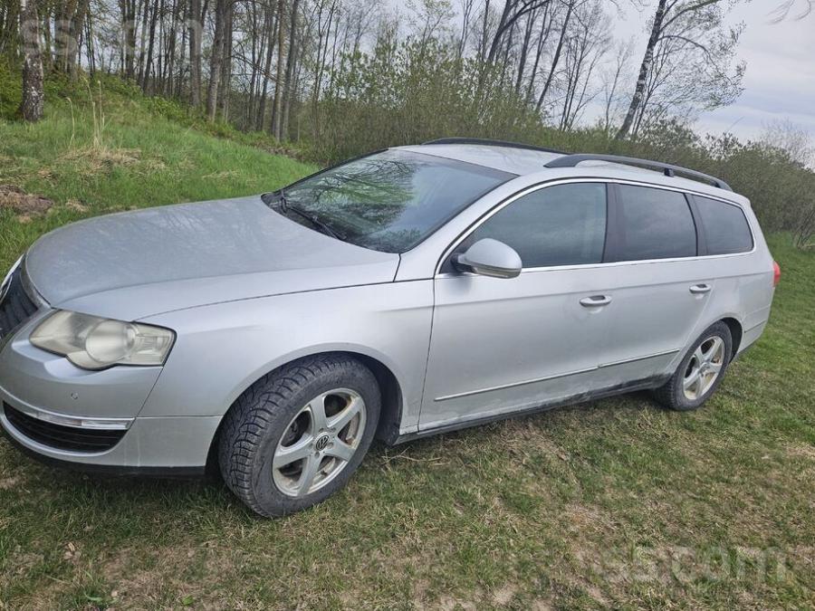 Grey Volkswagen Passat B6 2007 in Saldus, with an engine capacity of 1.90 L and mileage of 326 thousand km for 1500 €, photo 3 on AUTOMOTO.COM.LV