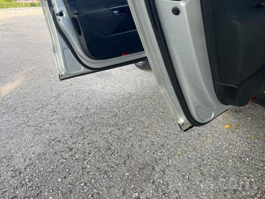 Pelēks Volkswagen Passat B6 2007 Rēzekne, ar dzinēja tilpumu 2.00 L un nobraukumu 313 tūkst. km par 3650 €, foto 11 vietnē AUTOMOTO.COM.LV