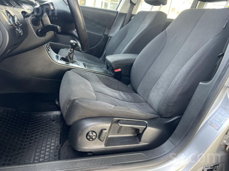 Pelēks Volkswagen Passat B6 2007 Rēzekne, ar dzinēja tilpumu 2.00 L un nobraukumu 313 tūkst. km par 3650 €, foto 13 vietnē AUTOMOTO.COM.LV