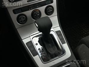 Pelēks Volkswagen Passat B6 2007 Rīga, ar dzinēja tilpumu 2.00 L un nobraukumu 0 tūkst. km par 1700 €, foto 21 vietnē AUTOMOTO.COM.LV